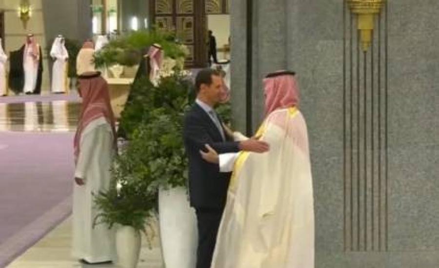 شاهد بن سلمان يستقبل الأسد بالأحضان في القمة العربية بجدّة رام الله